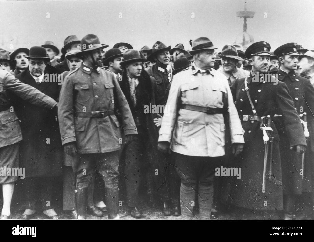 Paramilitary uniforms uniform hi-res stock photography and images - Alamy