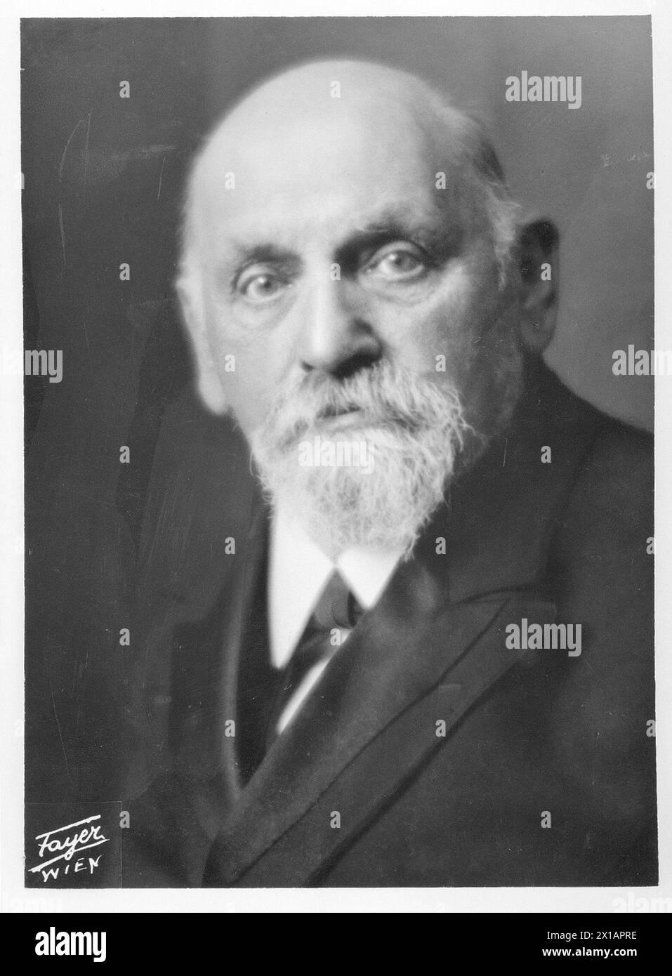 1930's man beard Black and White Stock Photos & Images - Alamy