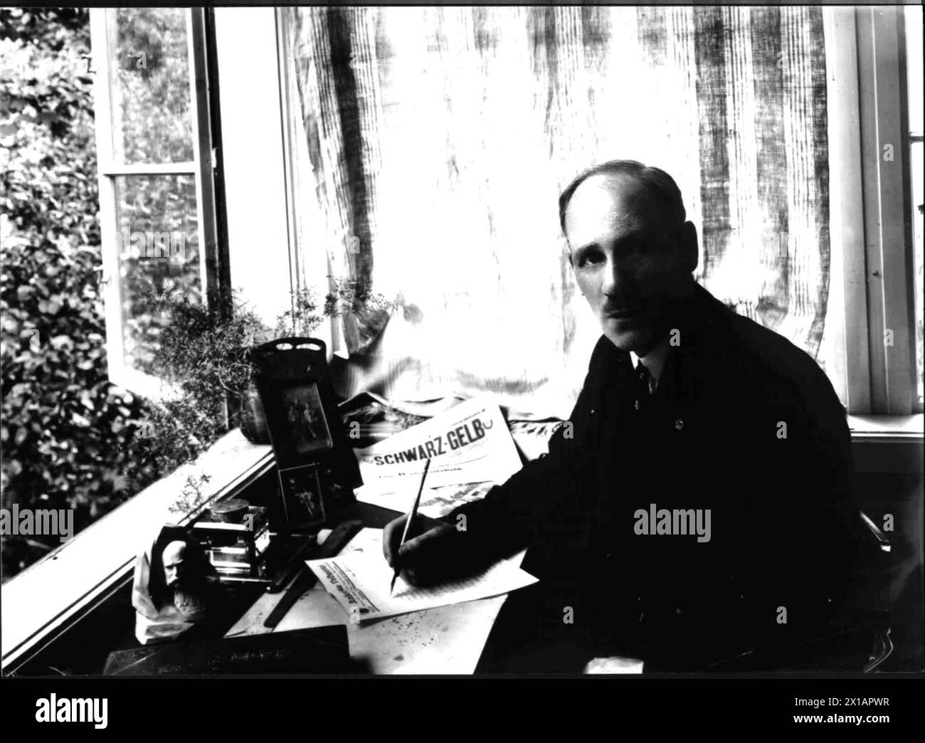 Colonel Gustav Wolff, father of the "Schwarz-gelben Volkspartei ...