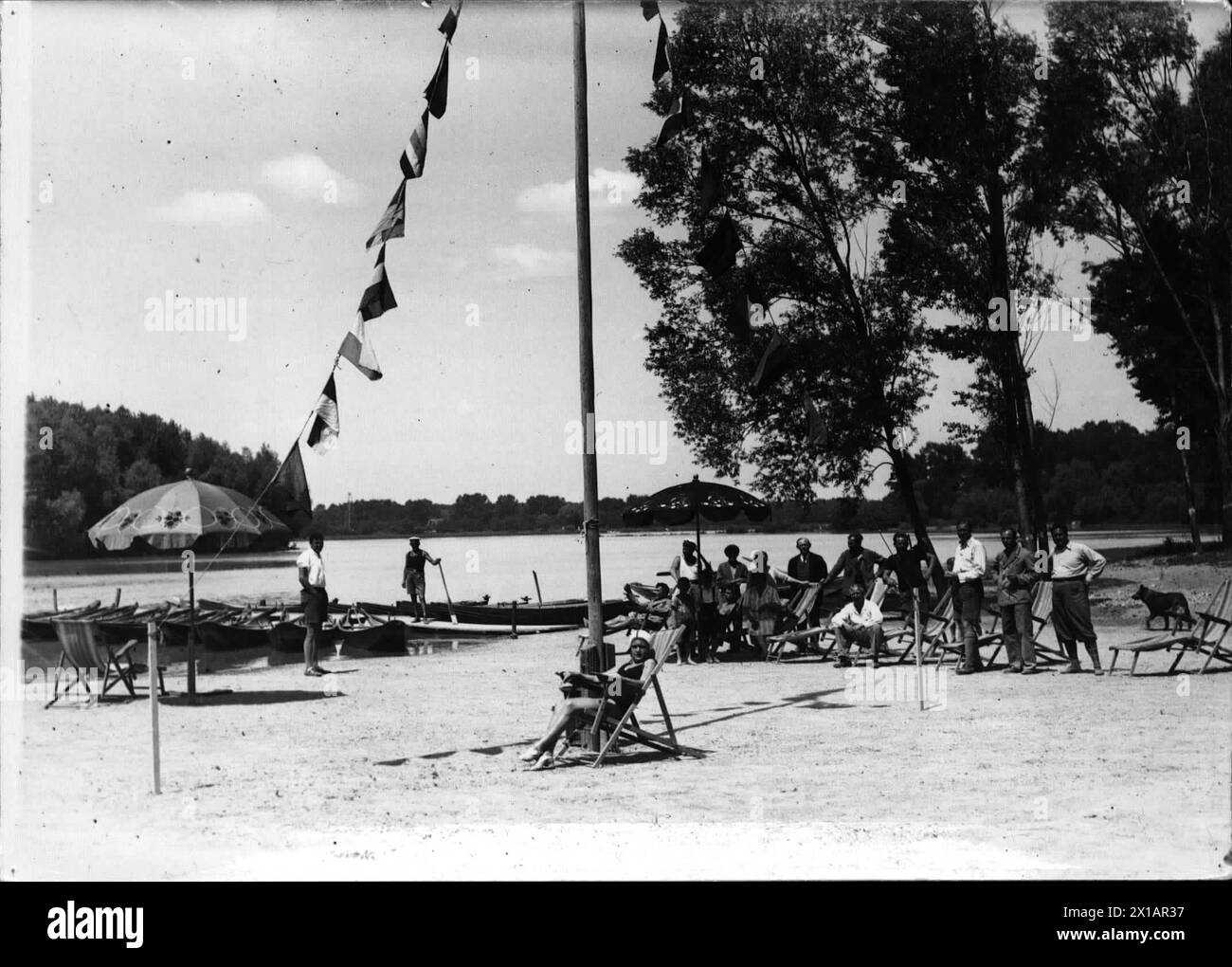 1930s black and white photos bathers hi-res stock photography and ...