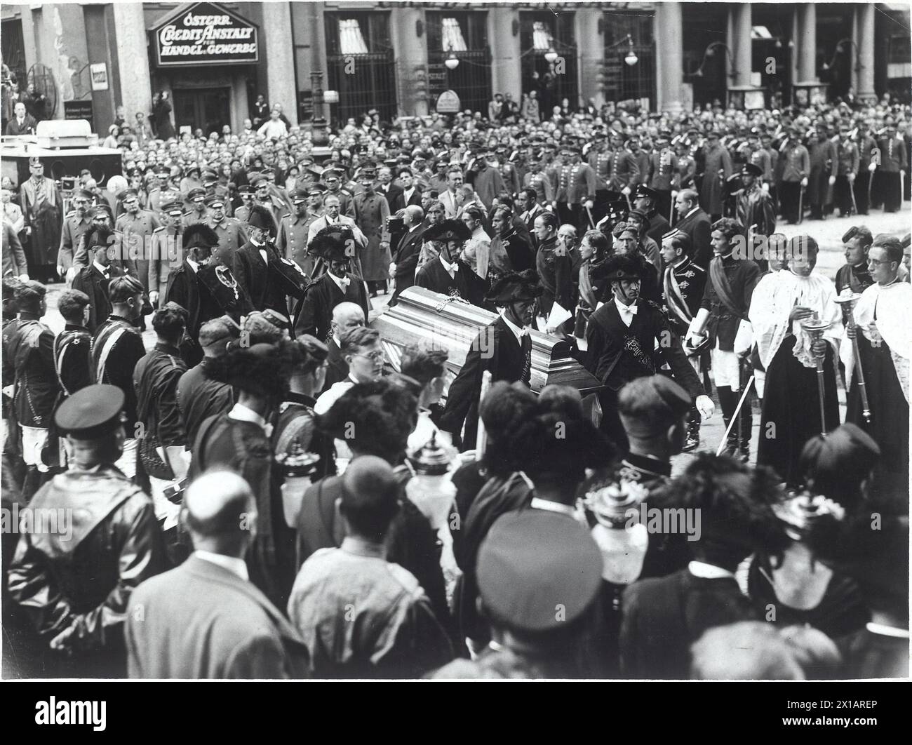 1930s funeral casket hi-res stock photography and images - Alamy