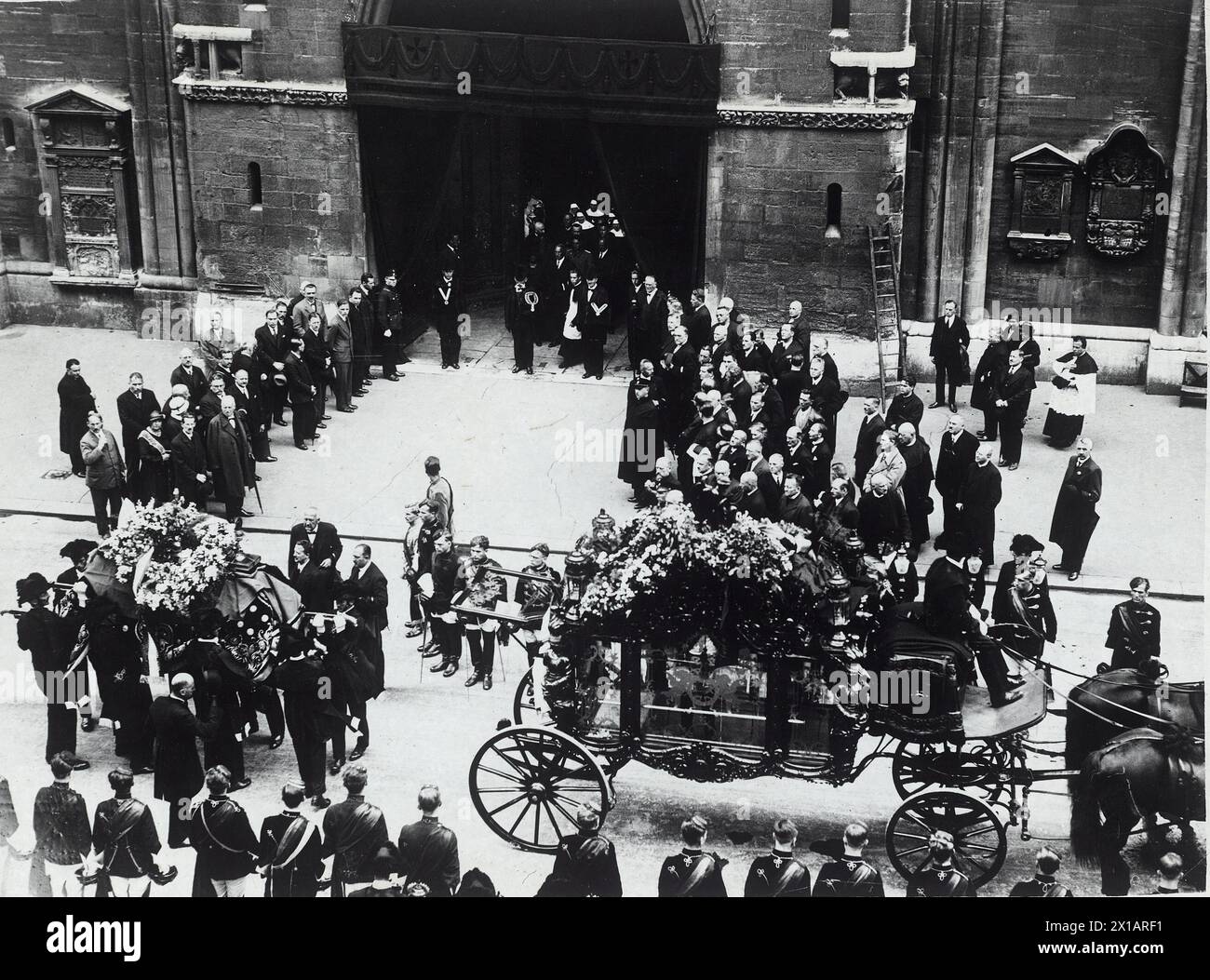1930s funeral casket hi-res stock photography and images - Alamy