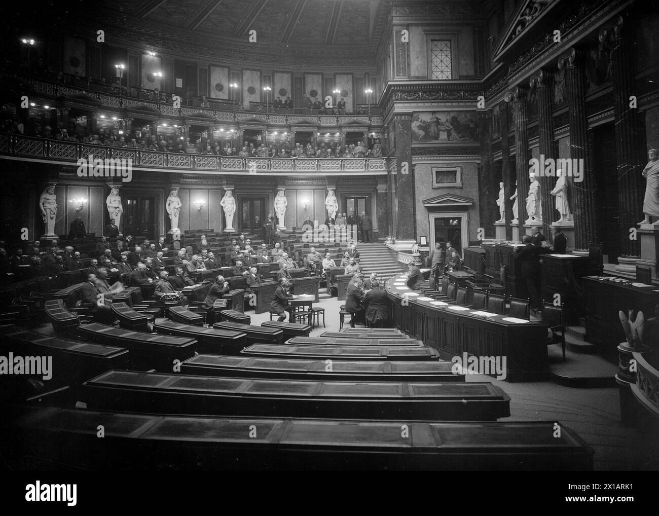 30 may 1934 Black and White Stock Photos & Images - Alamy