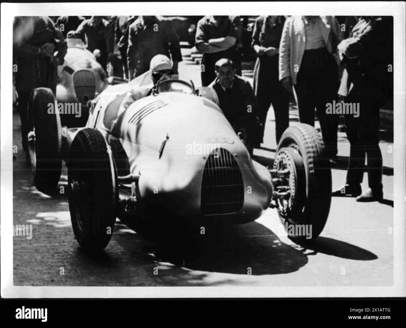 high street race in Vienna, The Quiet Man, Jack moulding, in the racing ...