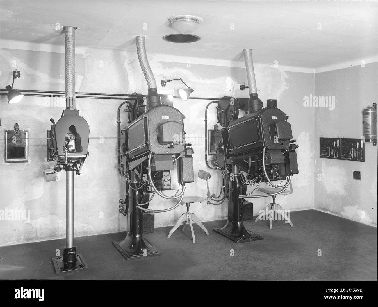 Projection rooms hi-res stock photography and images - Alamy