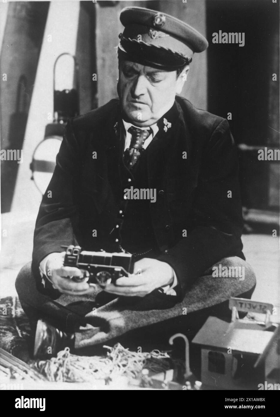 Hans Moser film, movie still, movie stills, scene, as station master in ...
