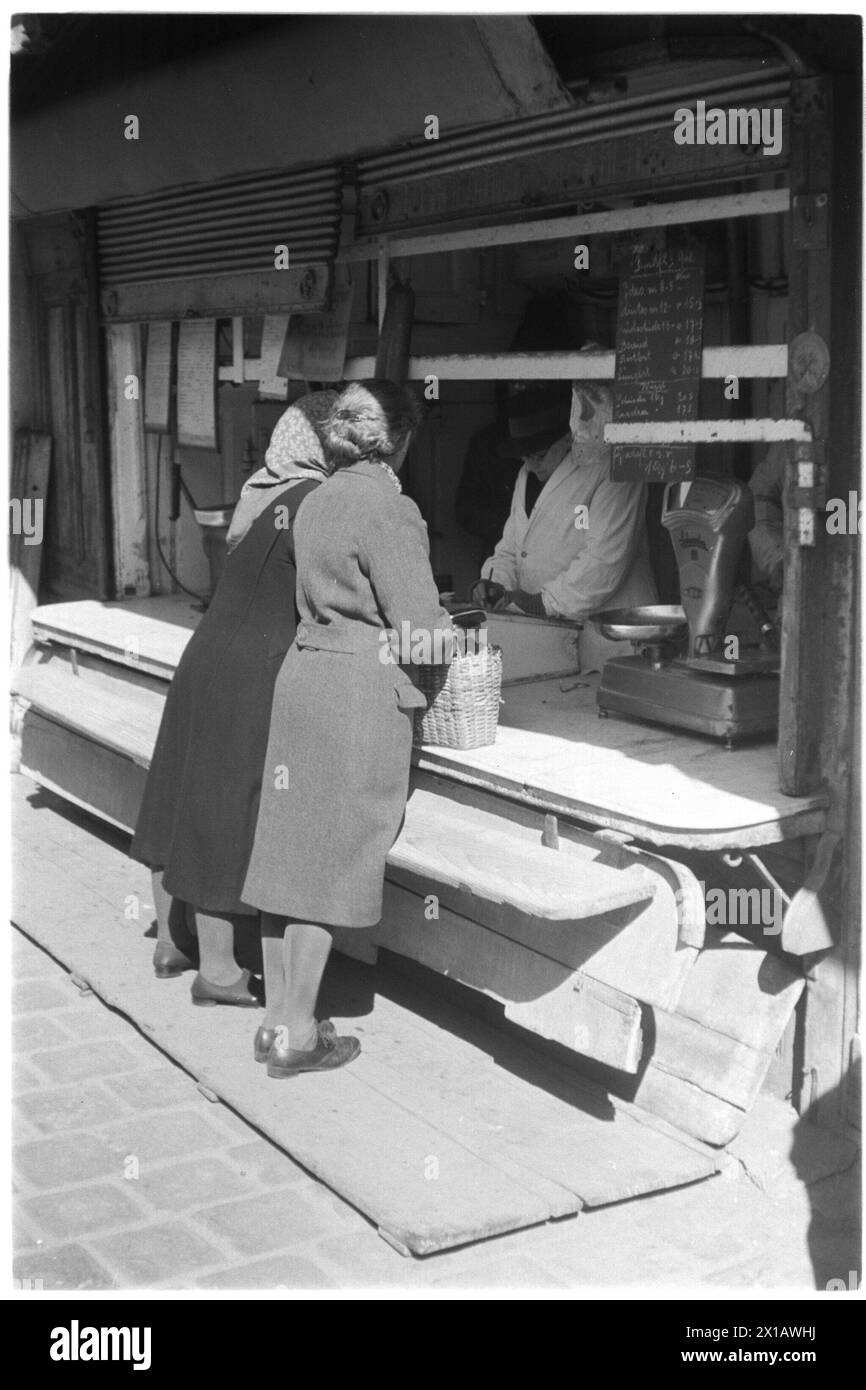 Stall booths stalls Cut Out Stock Images & Pictures - Alamy