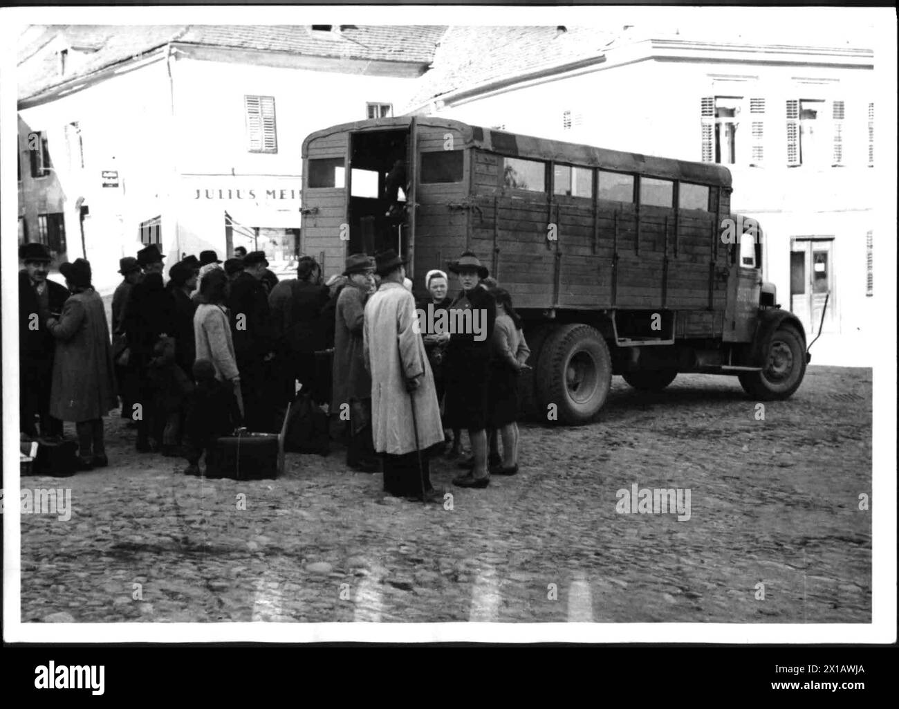 Substitute car, 1945 - 19450101 PD8401 - Rechteinfo: Rights Managed (RM ...