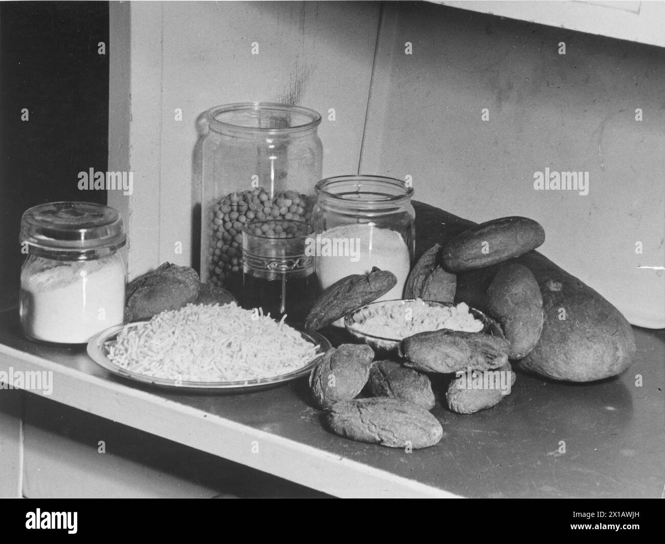Weekly ration, 1945 - 19450101 PD8303 - Rechteinfo: Rights Managed (RM ...