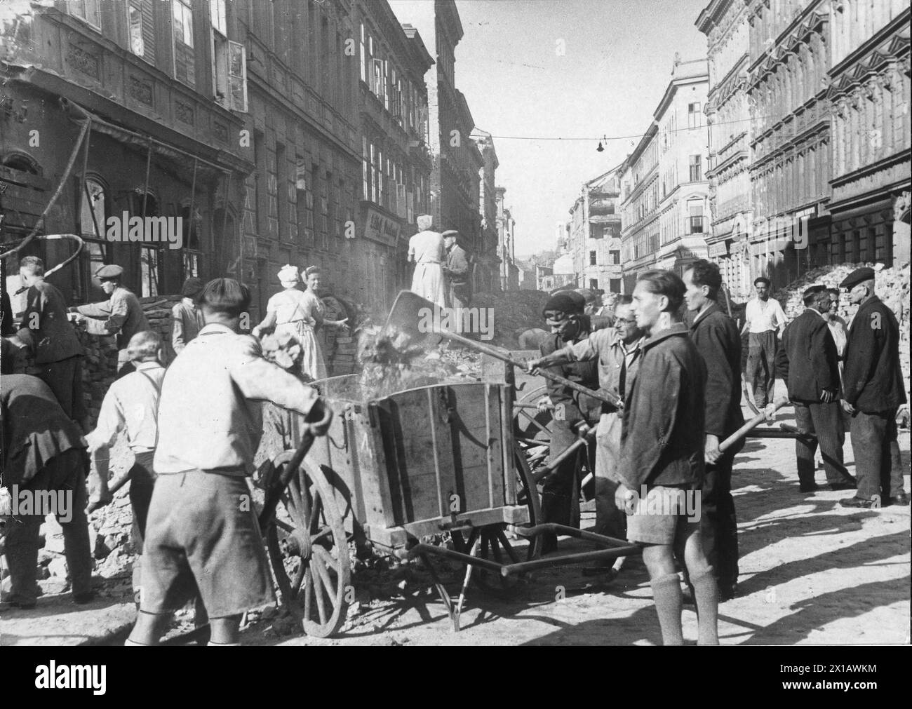 Vienna 1945 hi-res stock photography and images - Alamy