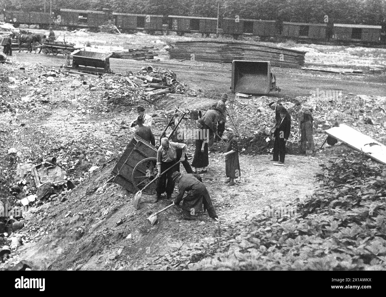 Vienna 1945 hi-res stock photography and images - Alamy