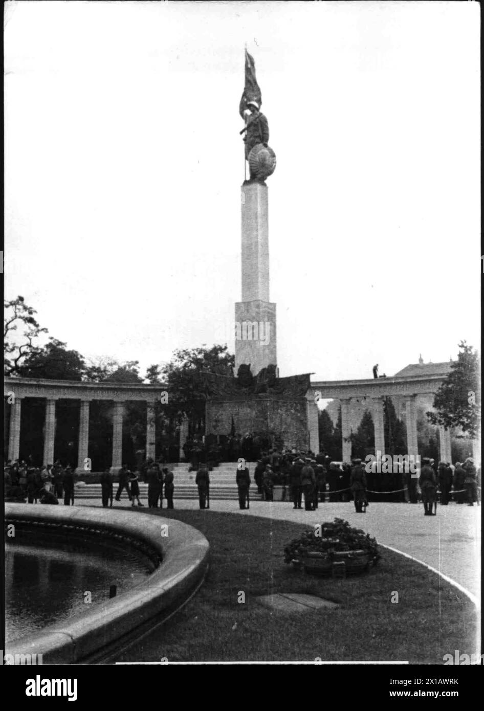 Monuments soviet monuments Black and White Stock Photos & Images - Alamy
