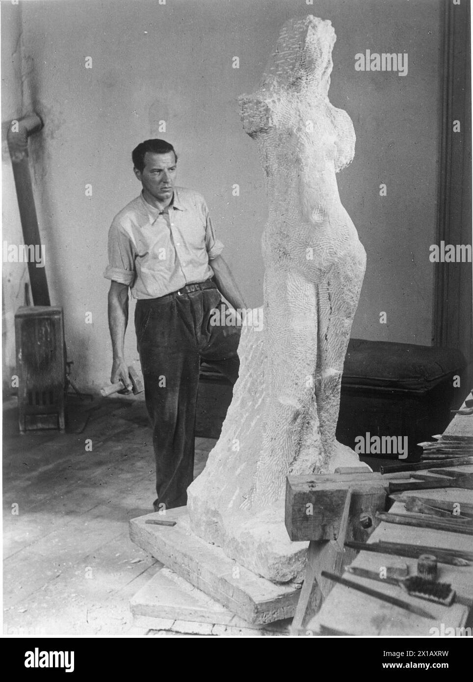 Sculptor fritz wotruba Black and White Stock Photos & Images - Alamy
