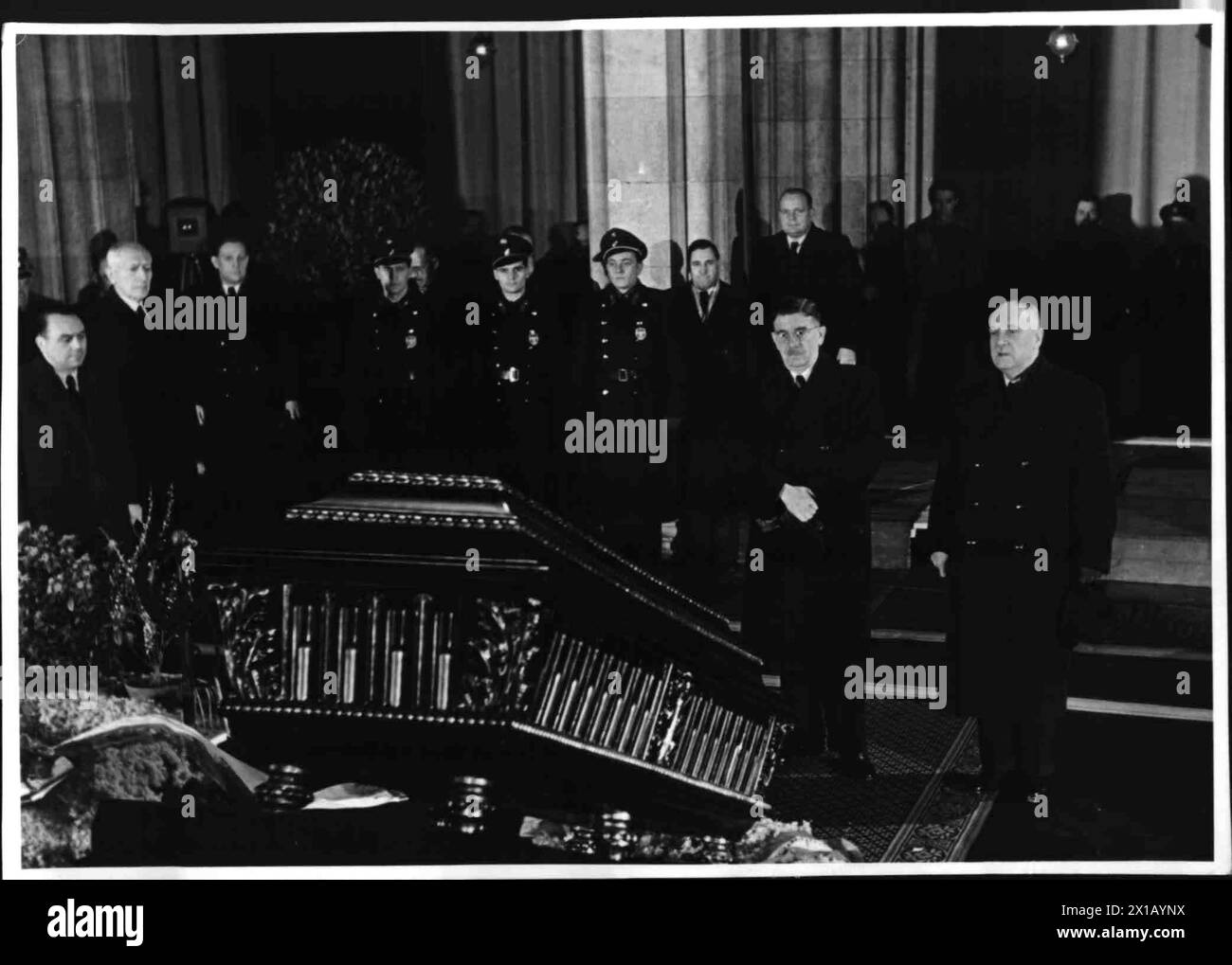Laying out Federal President racer, Figl and Schaerf in front of the ...