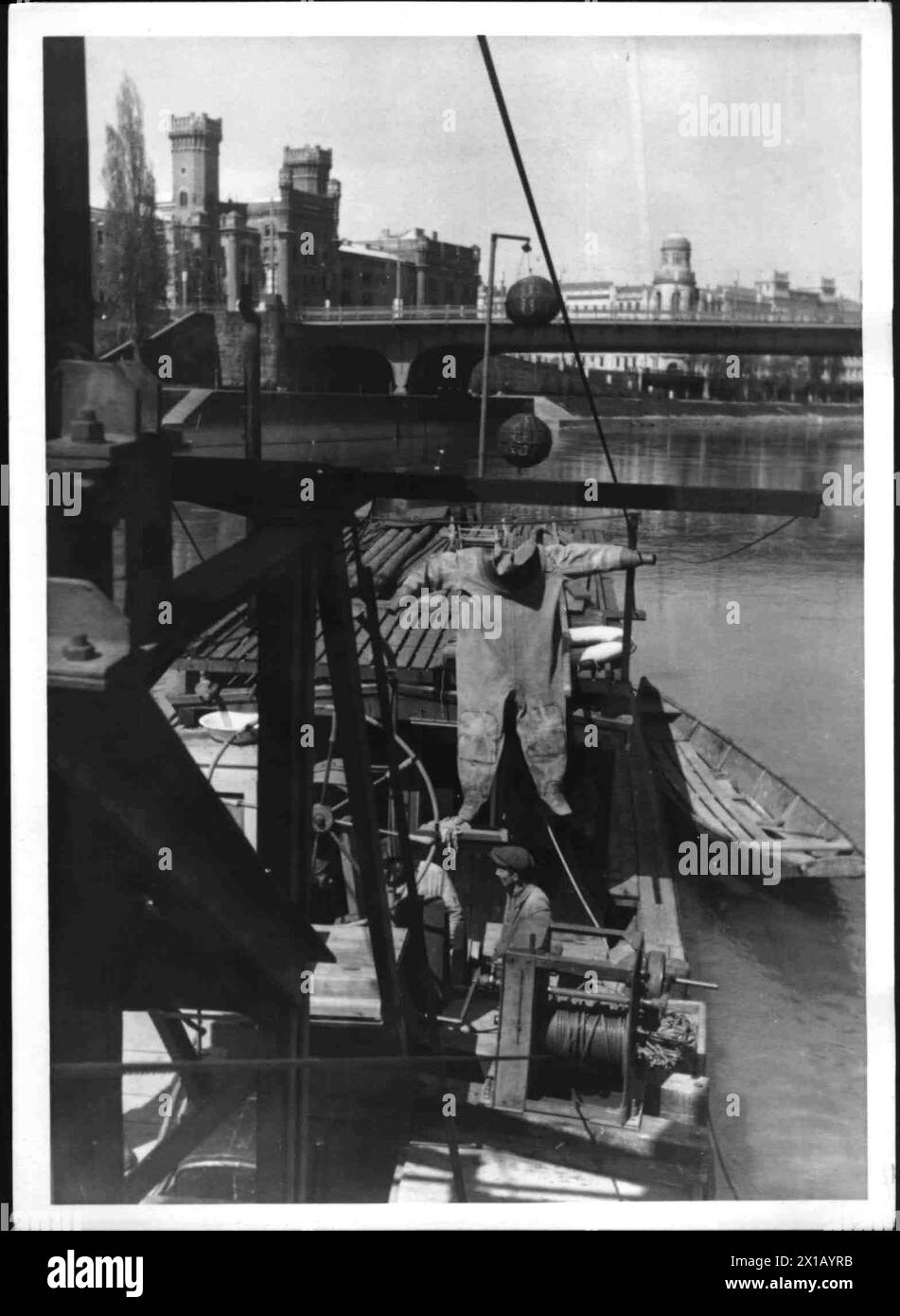 1950s diver hi-res stock photography and images - Alamy