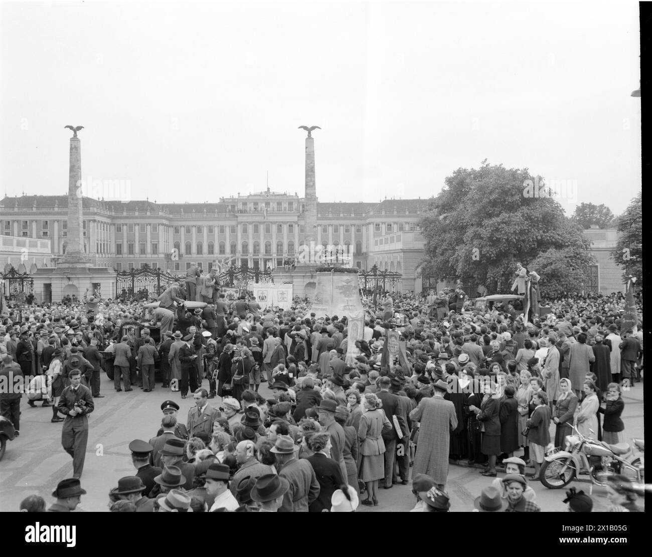 Transport of the Pummerin from Linz to Vienna, at American checkpoint ...
