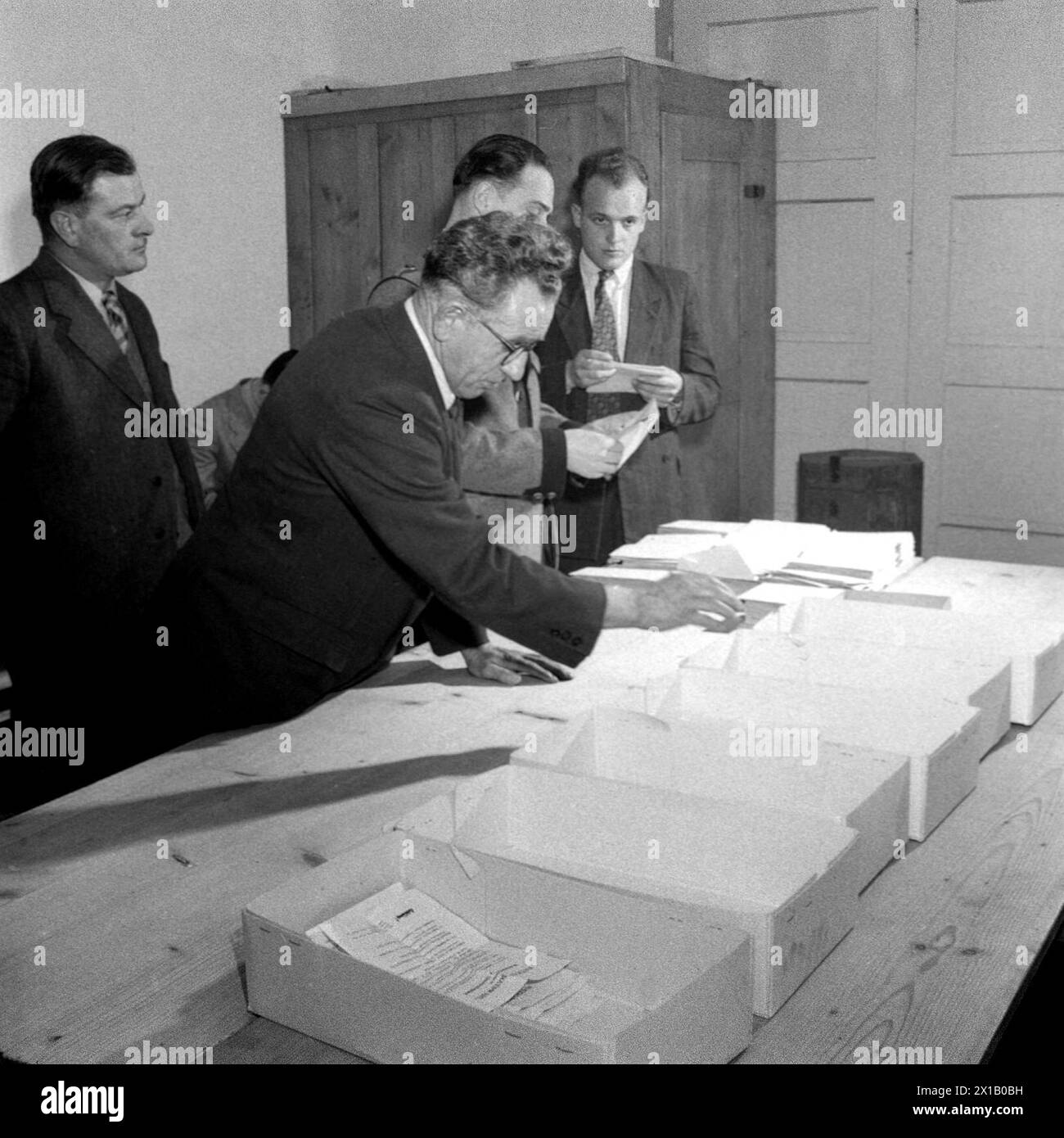 Spoiled ballot papers Black and White Stock Photos & Images - Alamy