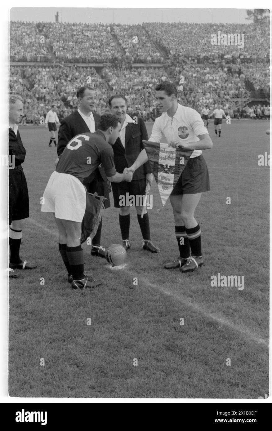 Portugal soccer Black and White Stock Photos & Images - Alamy