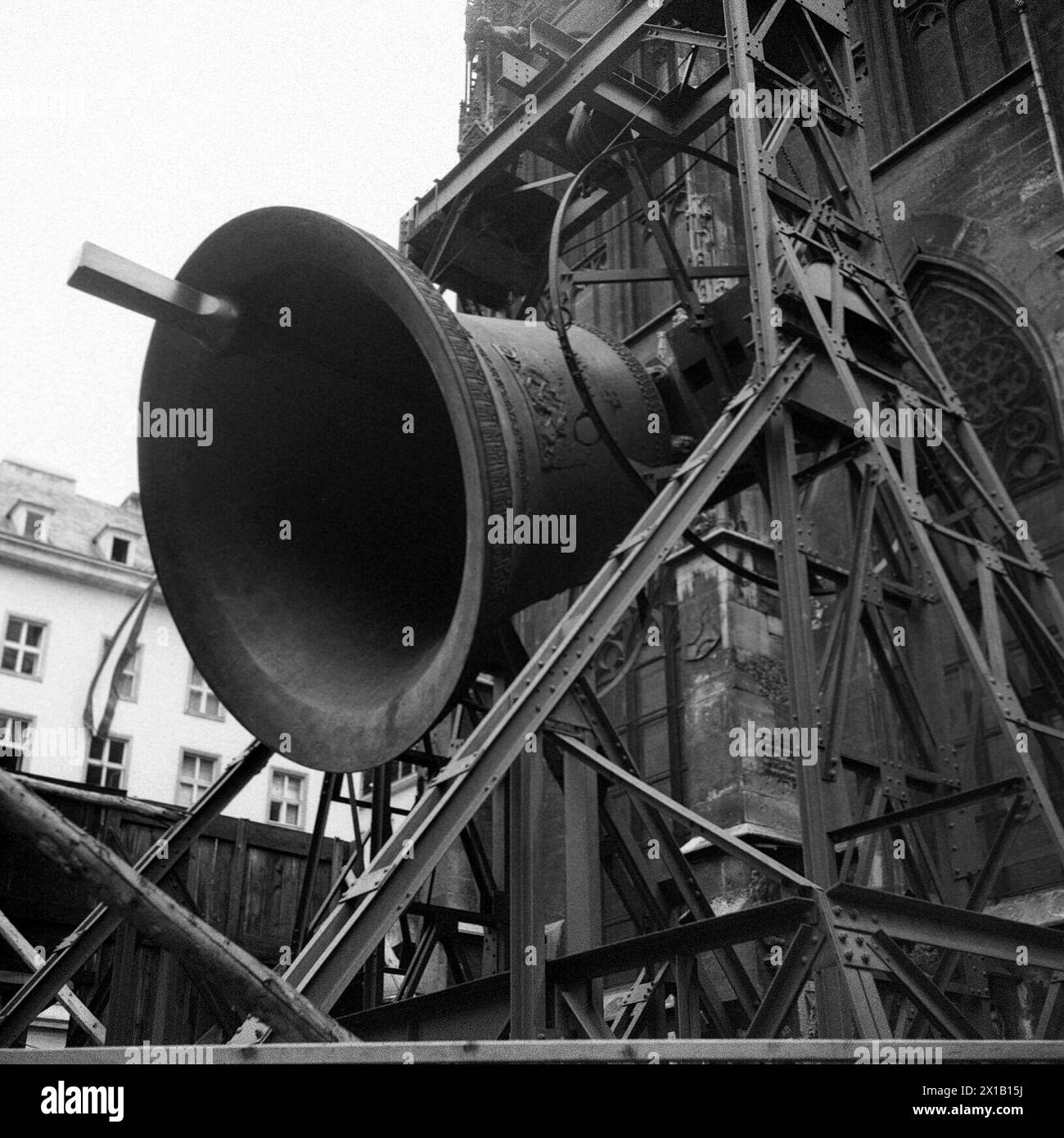 Execution bell hi-res stock photography and images - Alamy