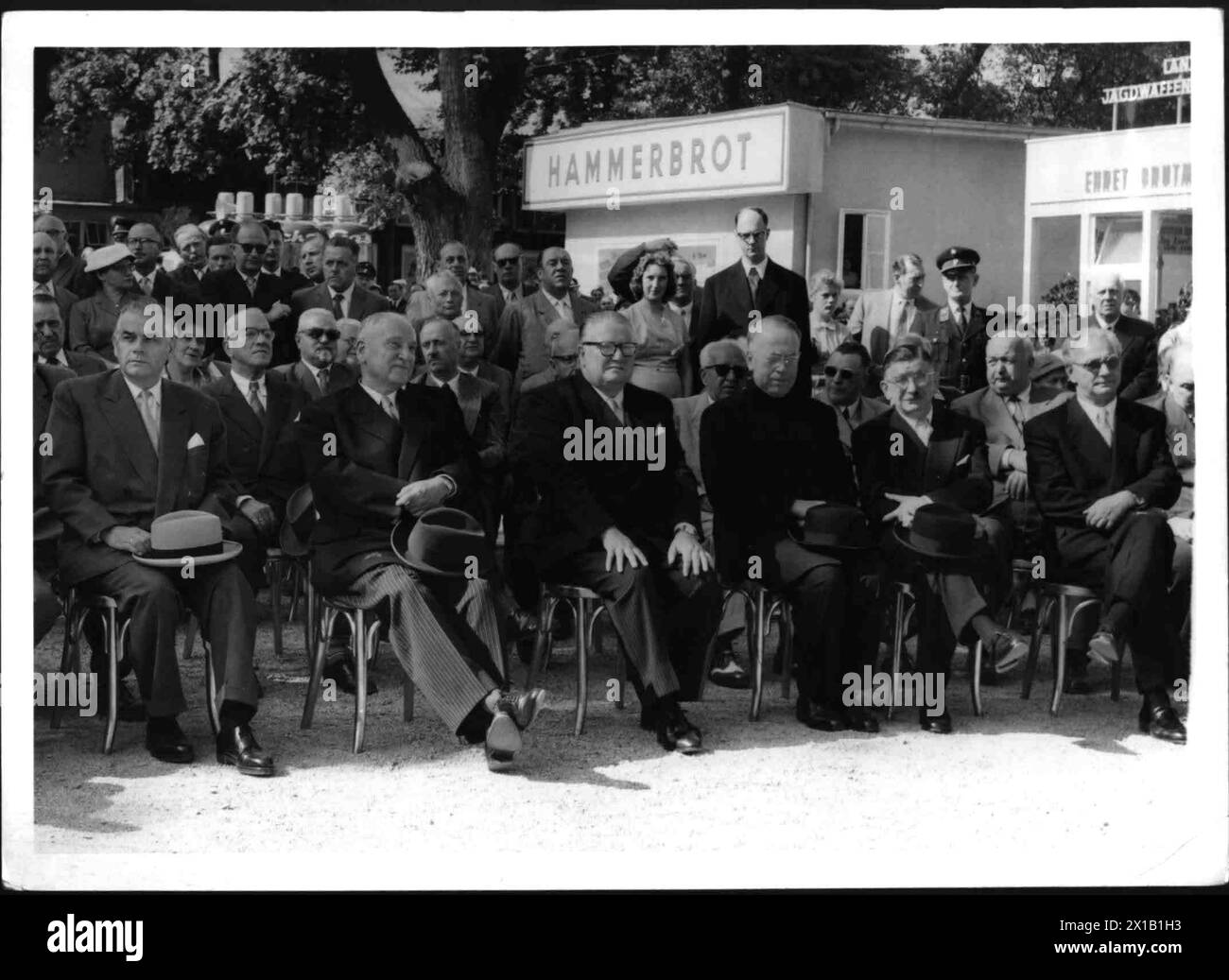 Opening of the Viennese Autumn Fair 1957, from l. to r. Felix Hurdes ...