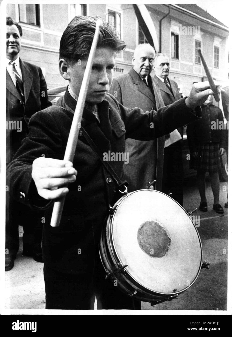 Adolf Schaerf on his election campaign route, a peaceful betta., Adolf ...