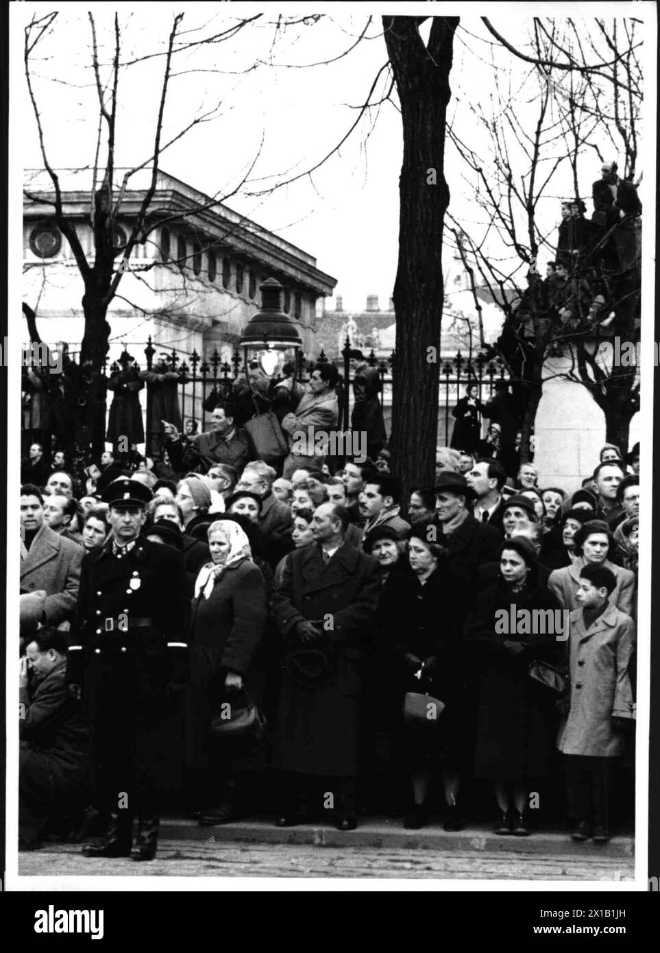 1950s funeral procession hi-res stock photography and images - Alamy