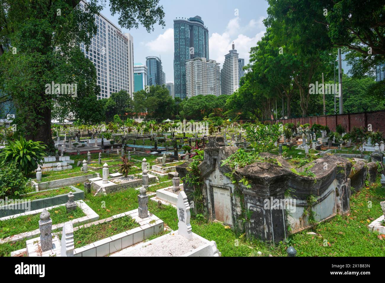 Malaysia tombs burial hi-res stock photography and images - Alamy