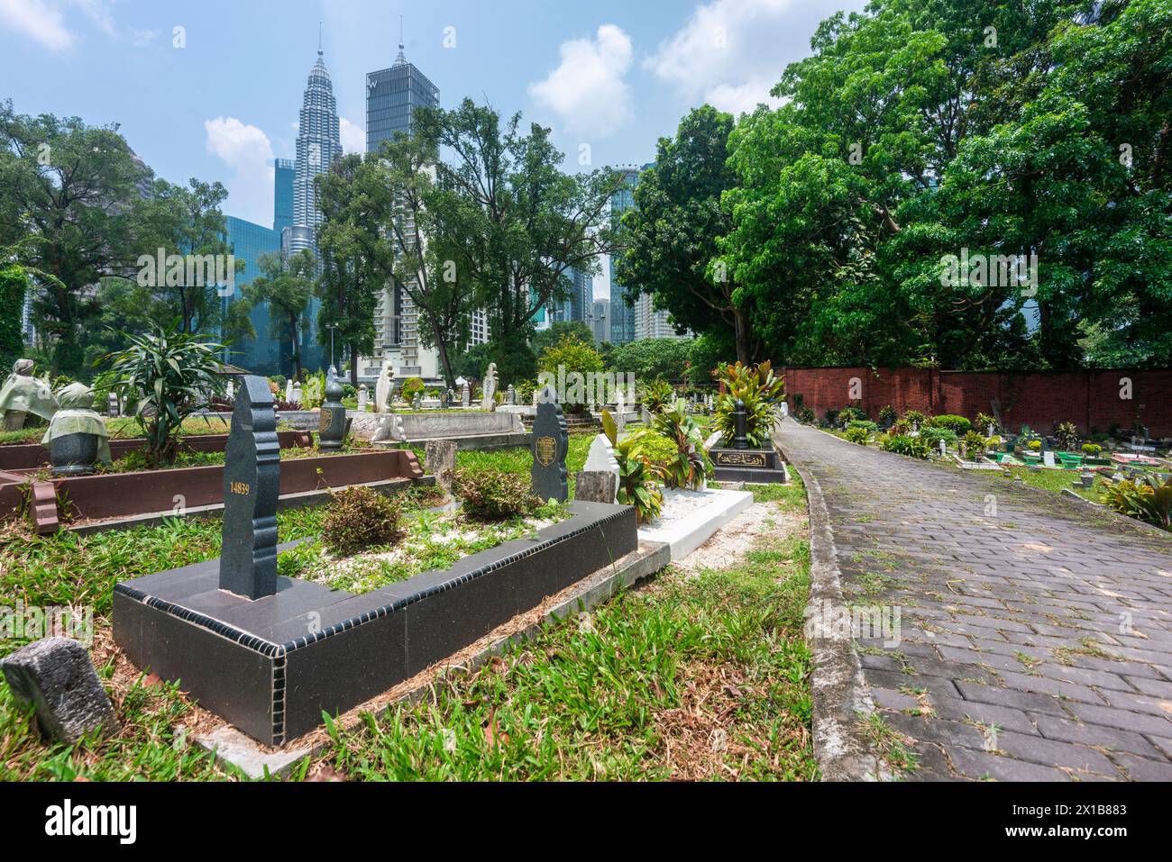 Malaysia tombs burial hi-res stock photography and images - Alamy