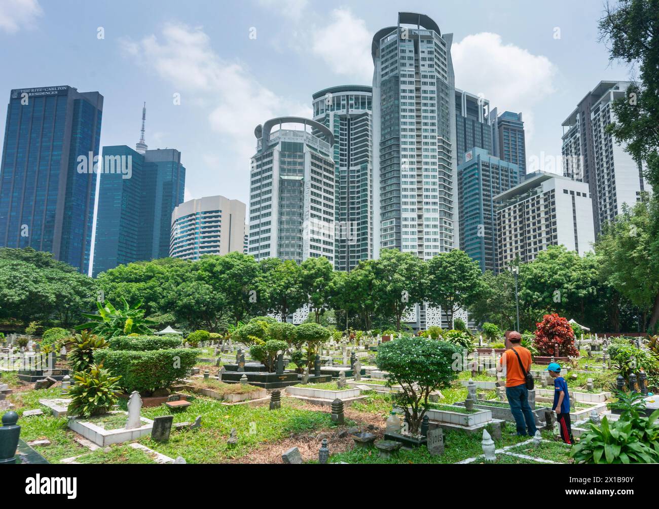Malaysia tombs burial hi-res stock photography and images - Alamy