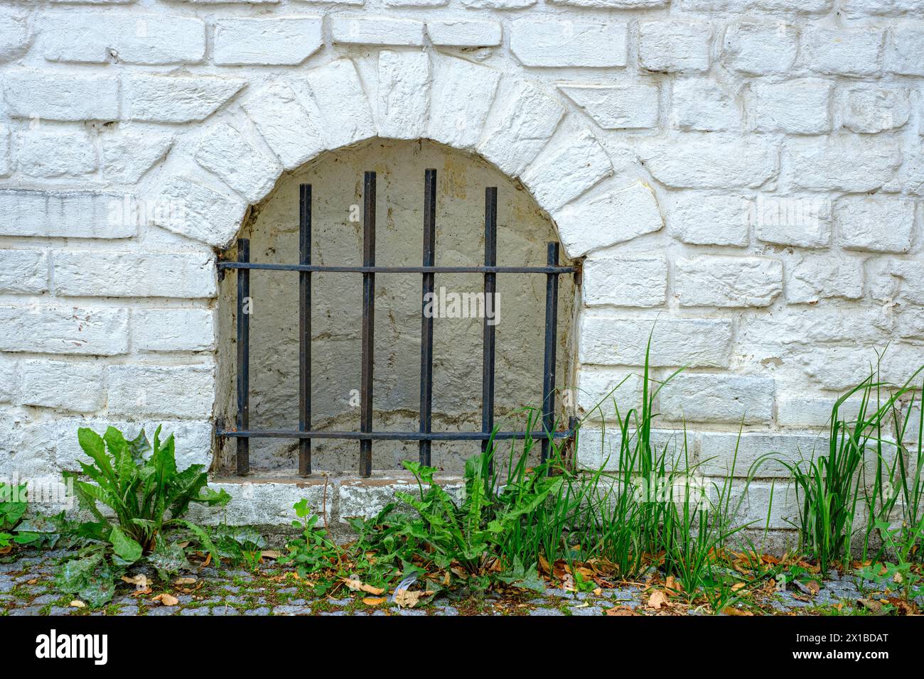 Coal hole well hi-res stock photography and images - Alamy