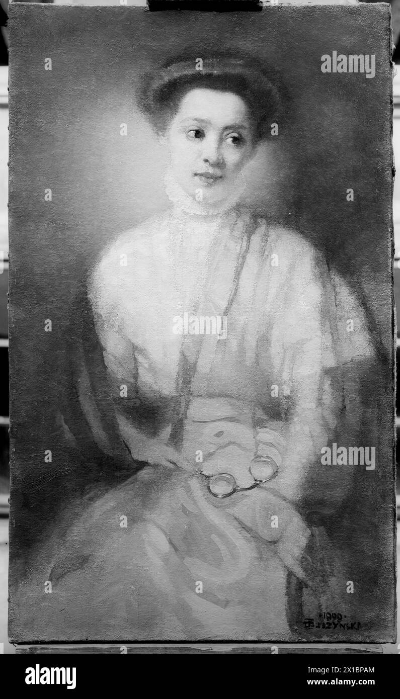 Woman painting 1900 Black and White Stock Photos & Images - Alamy
