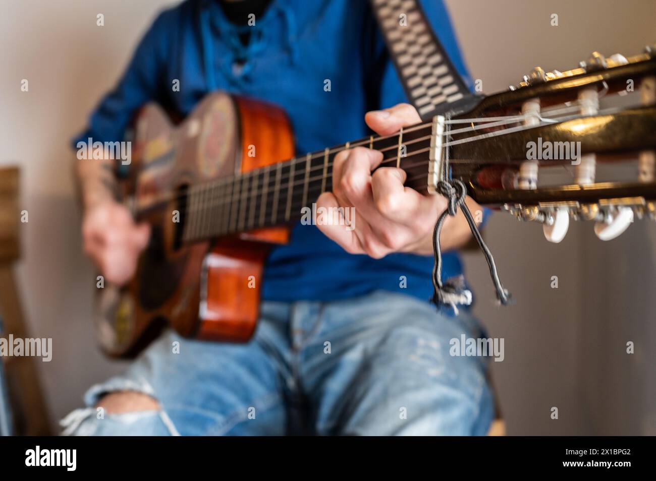 The band Alquimistas, composed of the Colombian Estefania and the ...