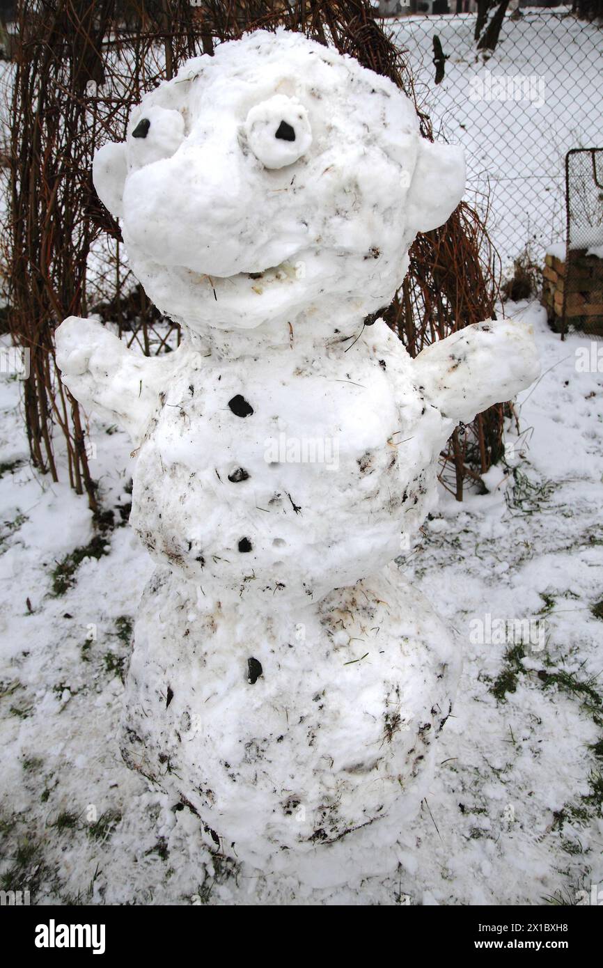 Real snowman hi-res stock photography and images - Alamy