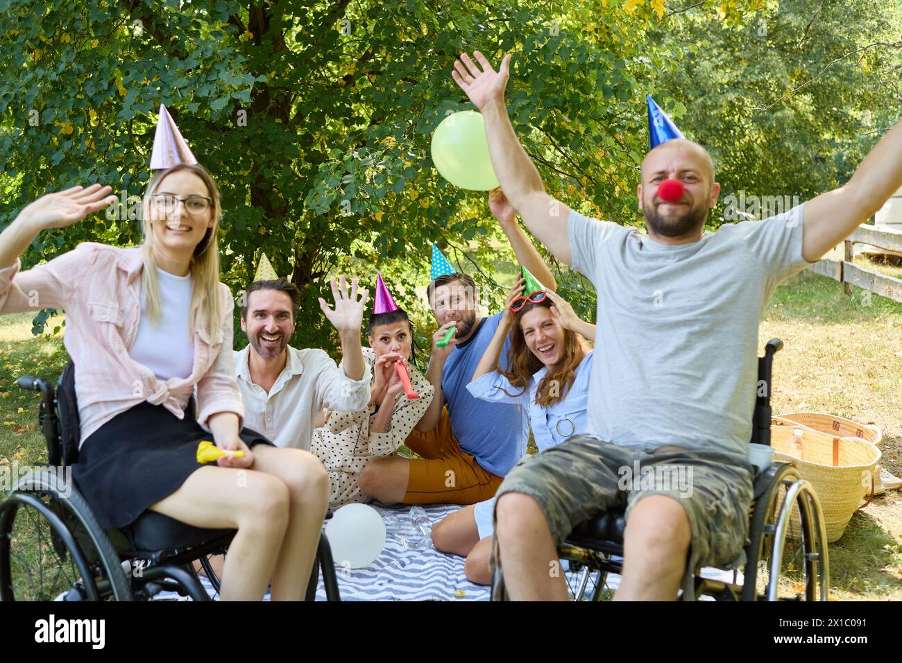 Party in the park hi-res stock photography and images - Alamy