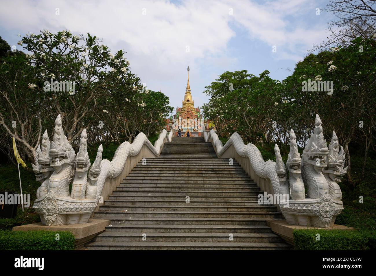 Wat Tang Sai Tempel Phra Mahathat Chedi Phakdee Prakat - Ban Krut Baan ...
