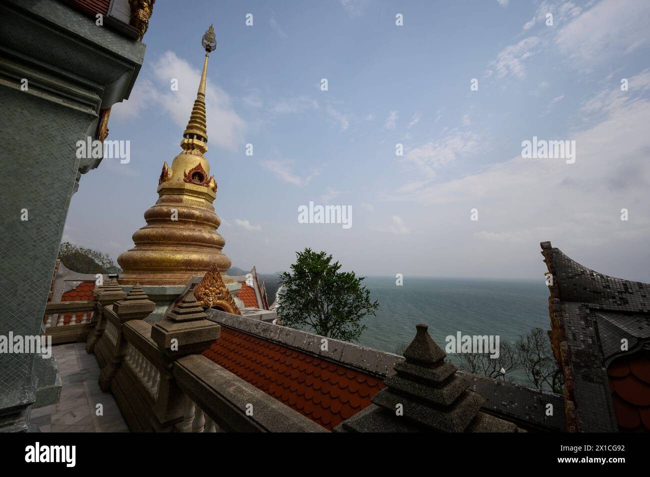 Wat Tang Sai Tempel Phra Mahathat Chedi Phakdee Prakat - Ban Krut Baan ...