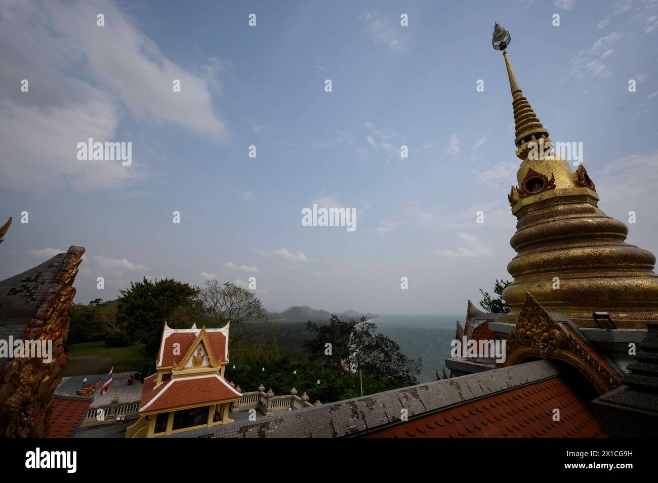 Wat Tang Sai Tempel Phra Mahathat Chedi Phakdee Prakat - Ban Krut Baan ...