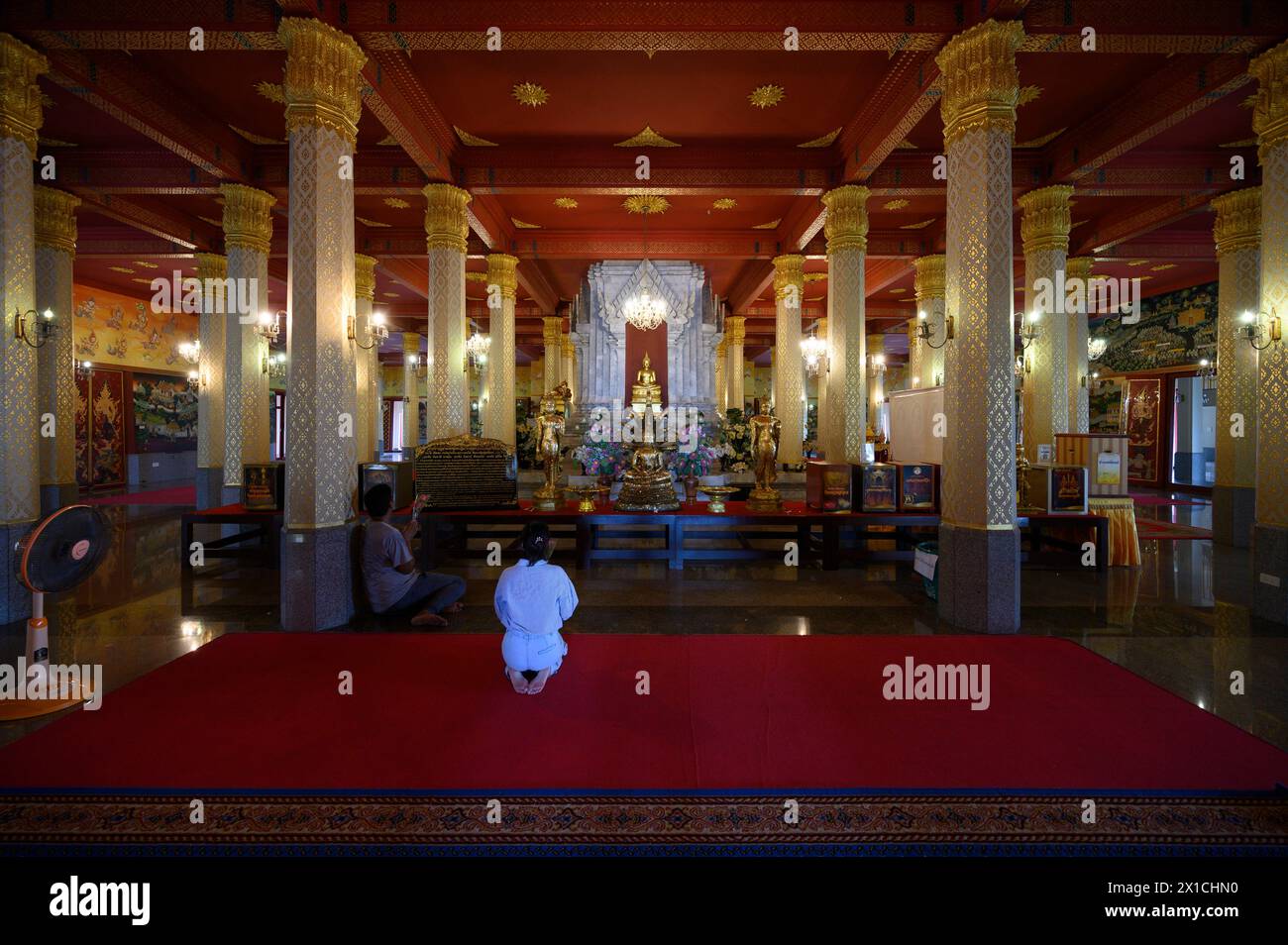 Wat Tang Sai Tempel Phra Mahathat Chedi Phakdee Prakat - Ban Krut Baan ...