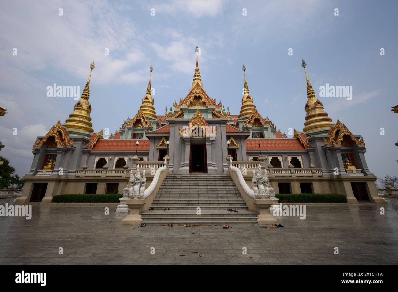Wat Tang Sai Tempel Phra Mahathat Chedi Phakdee Prakat - Ban Krut Baan ...