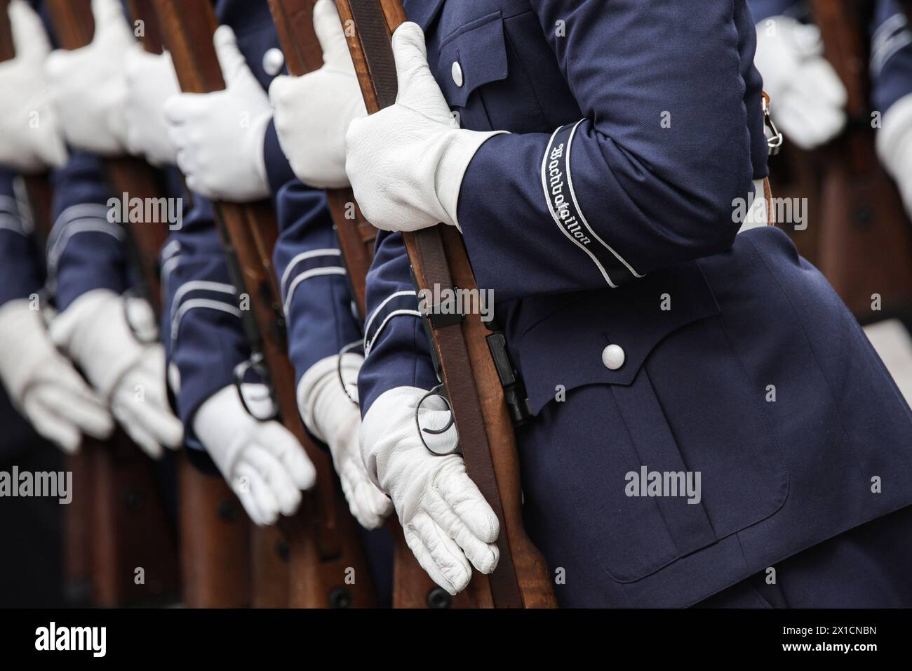 Hold rifles hi-res stock photography and images - Alamy