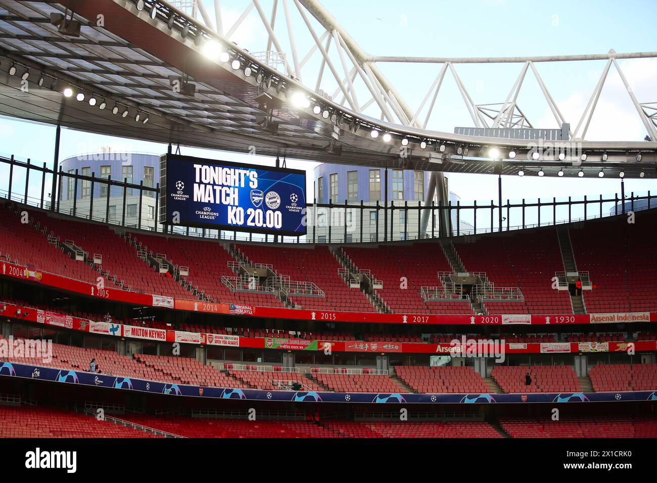 Match kick off at 20:00 this evening - Arsenal v FC Bayern Munich, UEFA ...