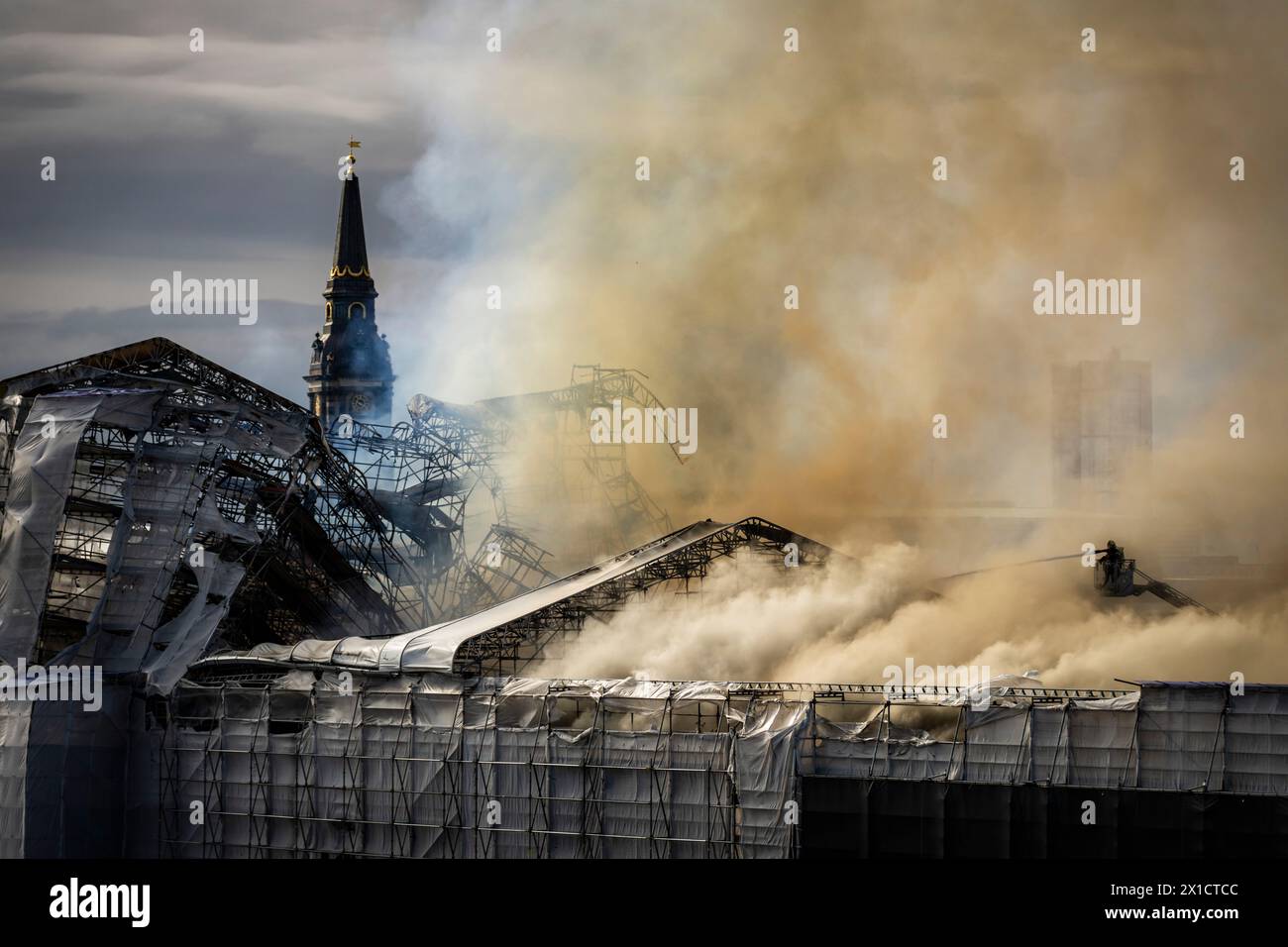 Copenhagen, Denmark. 16th Apr, 2024.Firefighting in connection with the ...