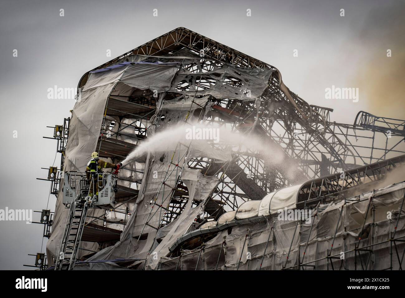 Copenhagen, Denmark. 16th Apr, 2024.Firefighting in connection with the ...