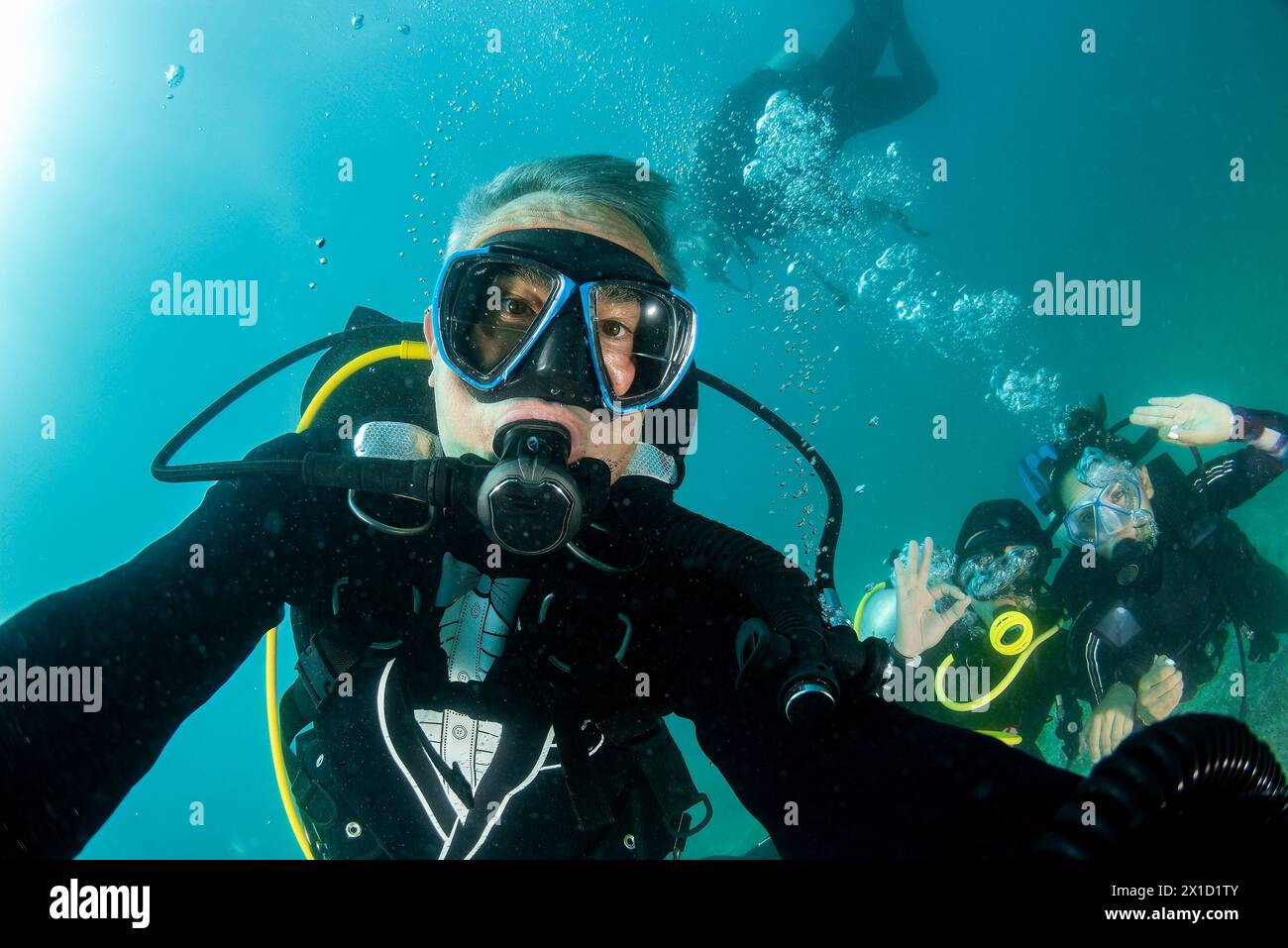 Australia scuba diving woman diver hi-res stock photography and images ...