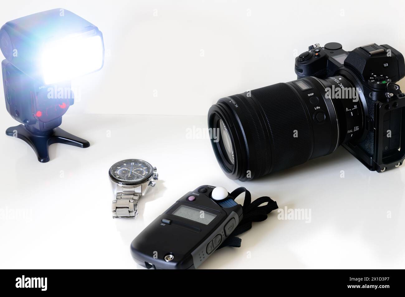 Image of a mirrorless interchangeable lens camera system and wirelessly ...