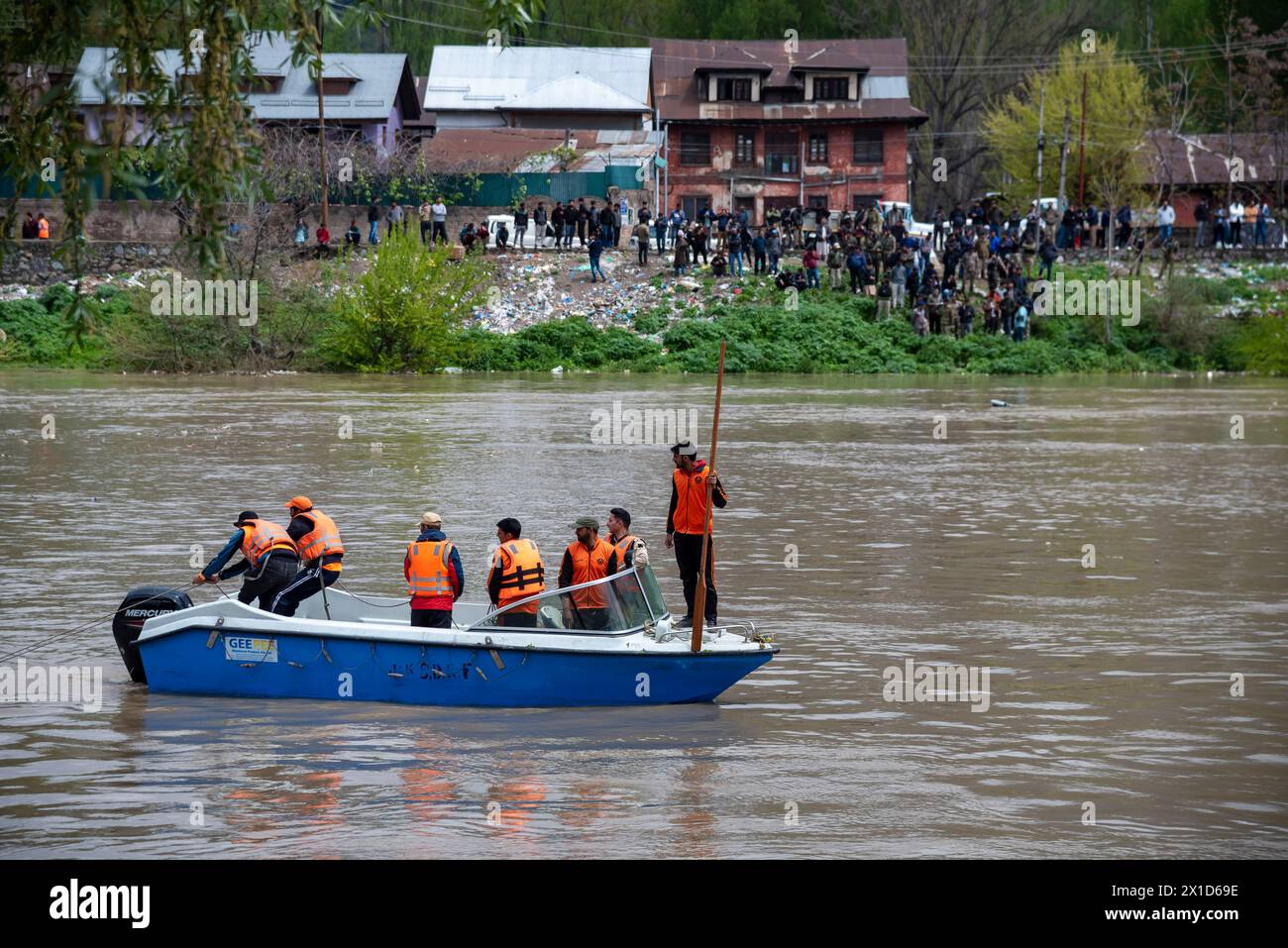 State Disaster Response Force (SDRF) conduct a search and rescue ...