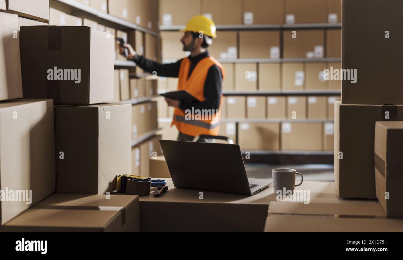 Cargo scanning hi-res stock photography and images - Alamy