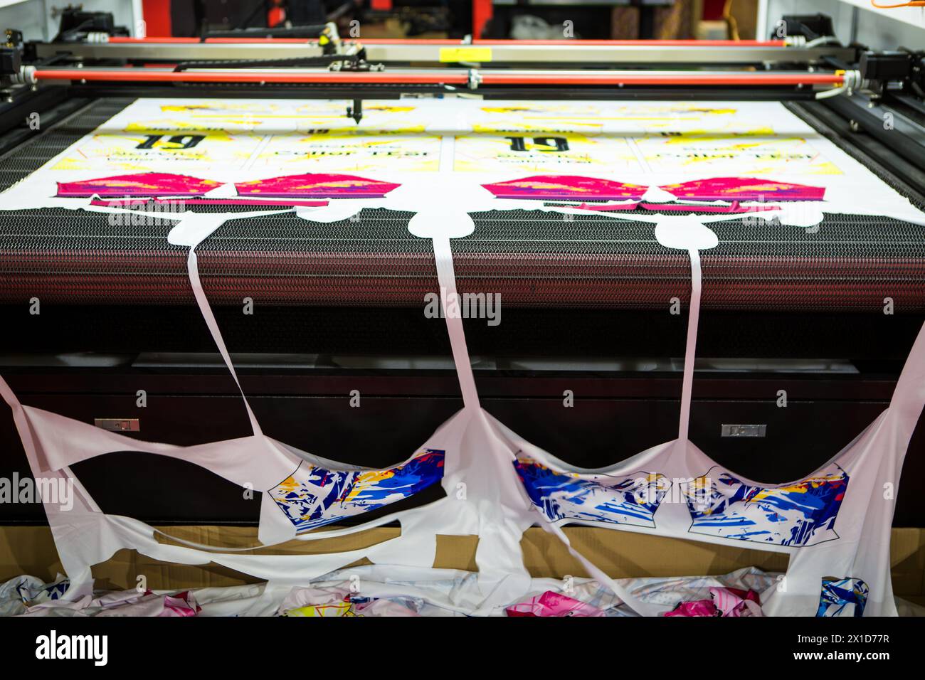 Laser cutting fabric hi-res stock photography and images - Alamy
