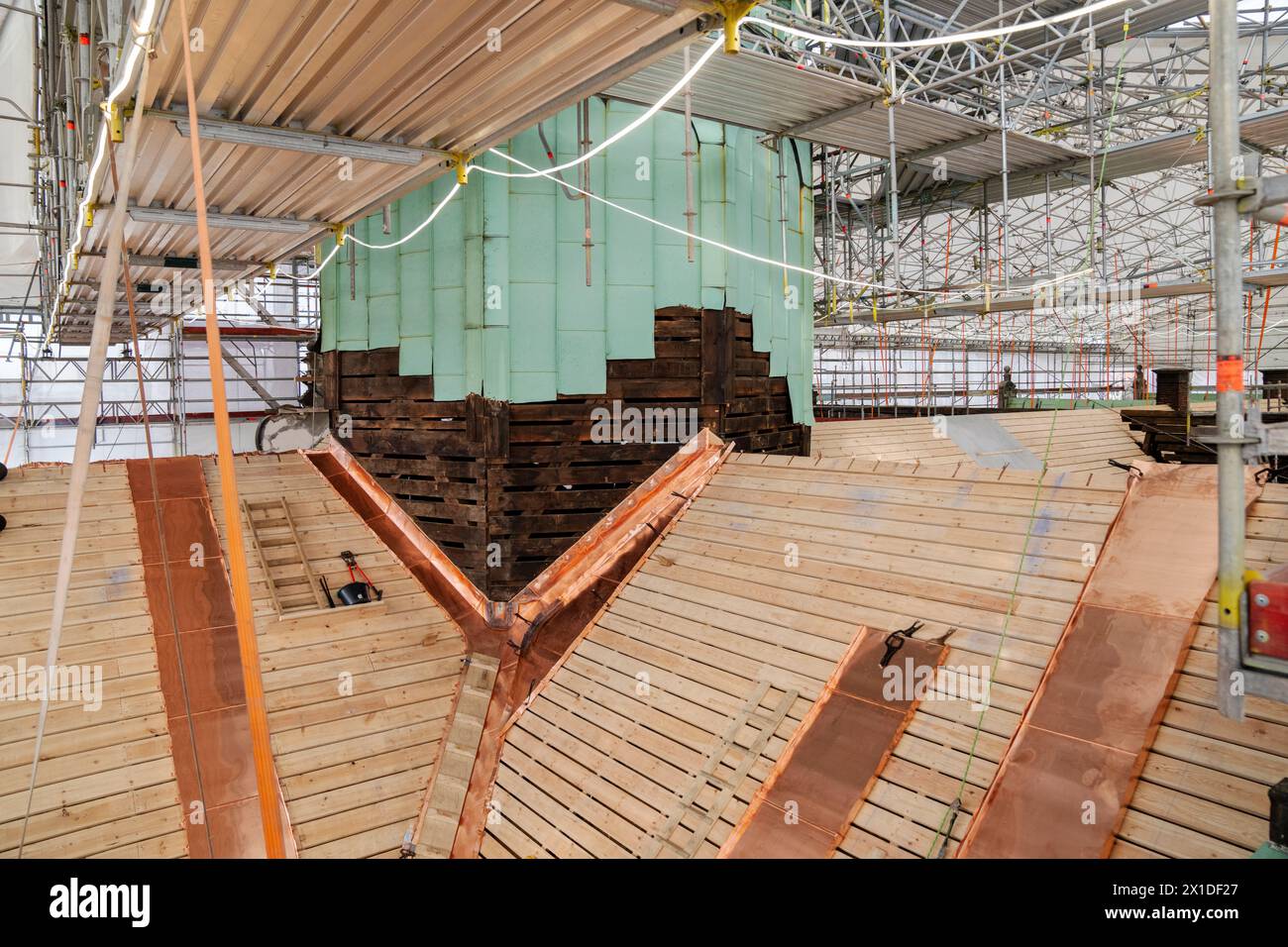 ARCHIVE The roof of the Stock Exchange under renovation, at the Stock ...
