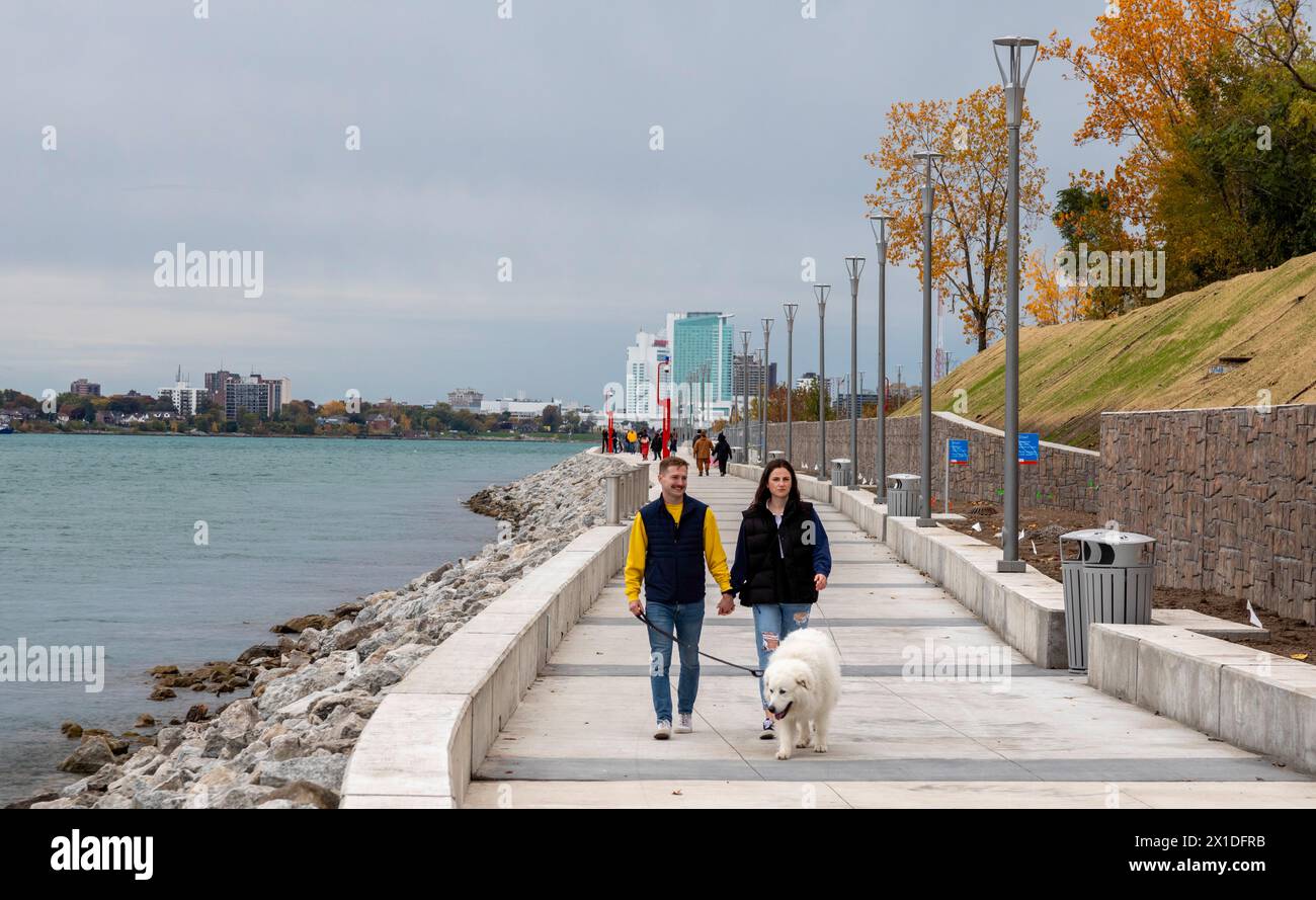 Detroit, Michigan - People walking on the Detroit Riverwalk, on the ...